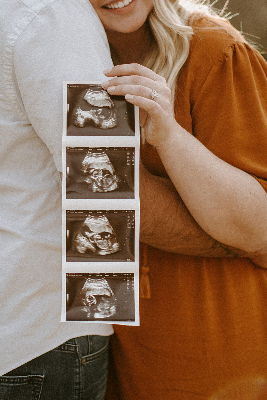 Timeless & Warm Pregnancy Announcement Photos in a Field | Austin, TX ...
