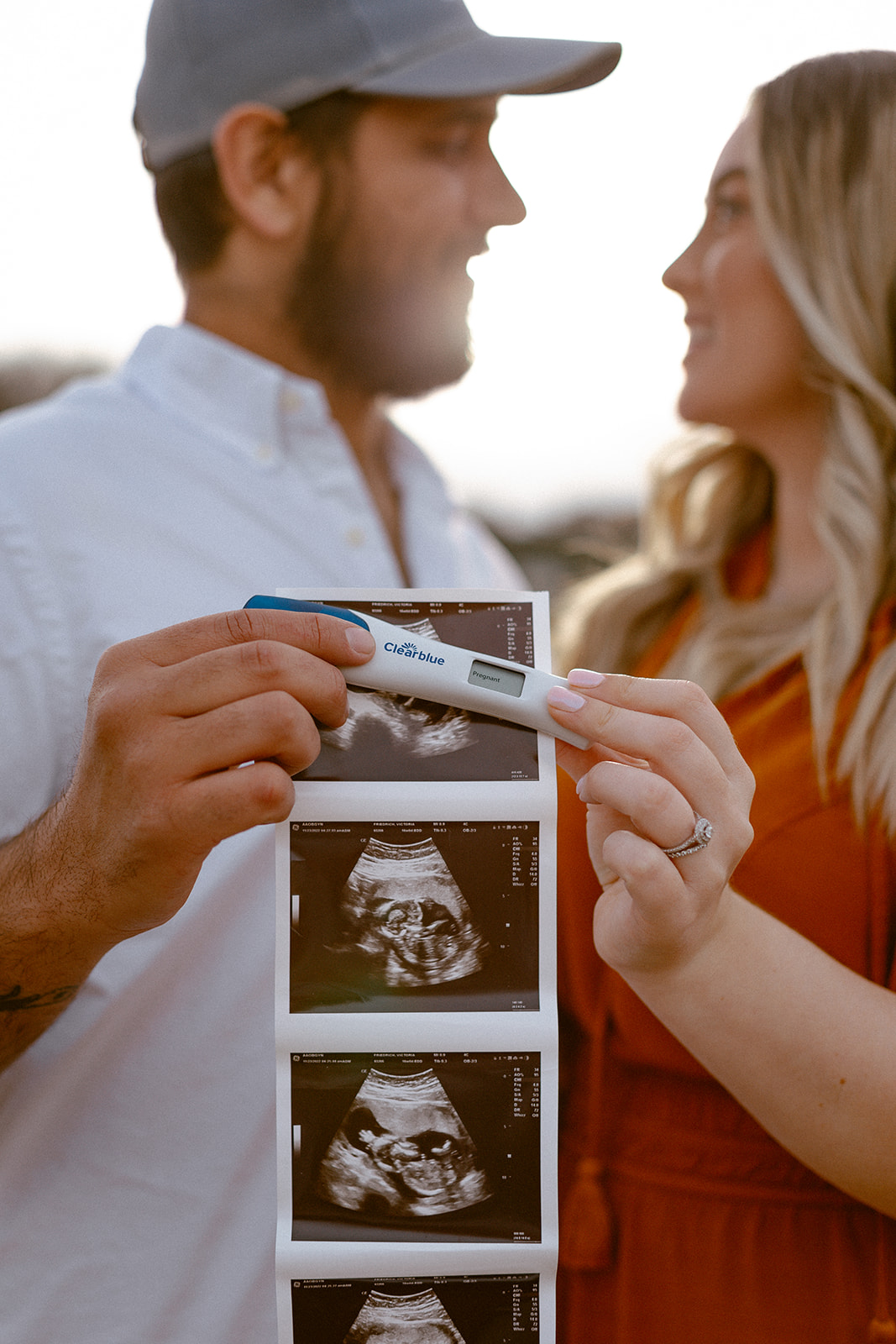 Timeless & Warm Pregnancy Announcement Photos in a Field | Austin, TX ...